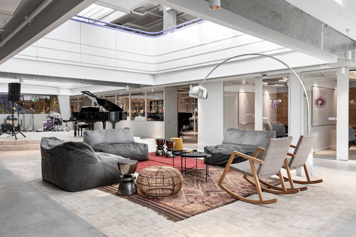 אודות חברת Innovate המציעה פתרונות לחלל הפנים לנכסים עסקיים ופרטיים ...